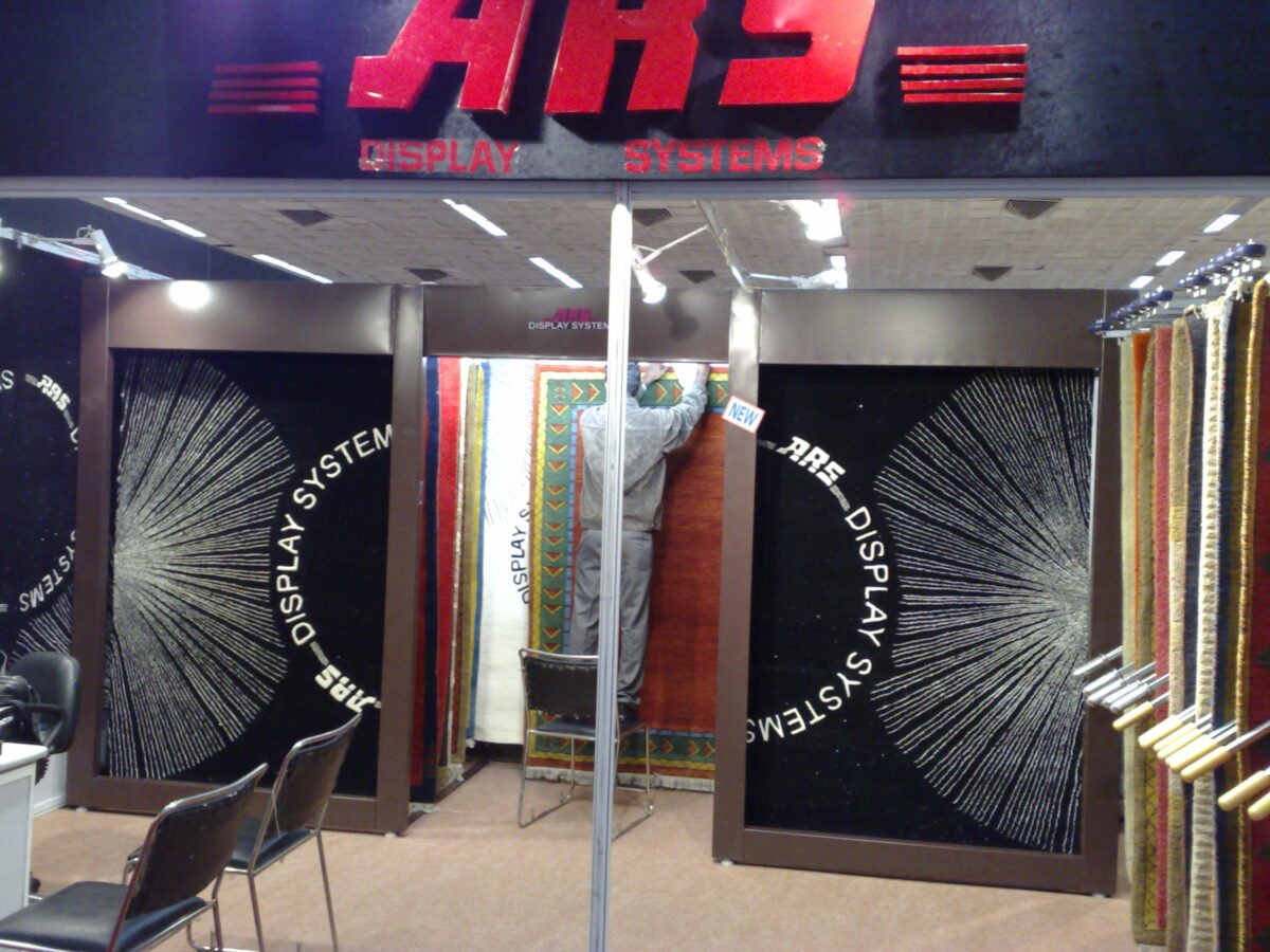 Carpet,Rug Display Stand Manufacturer & Exporter